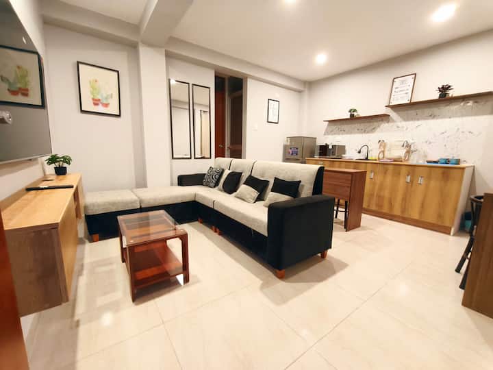 Departamento Moderno Y Cómodo En Zona Comercial - Tacna