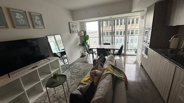 Executive Retreat 1 Br - St. Catharines