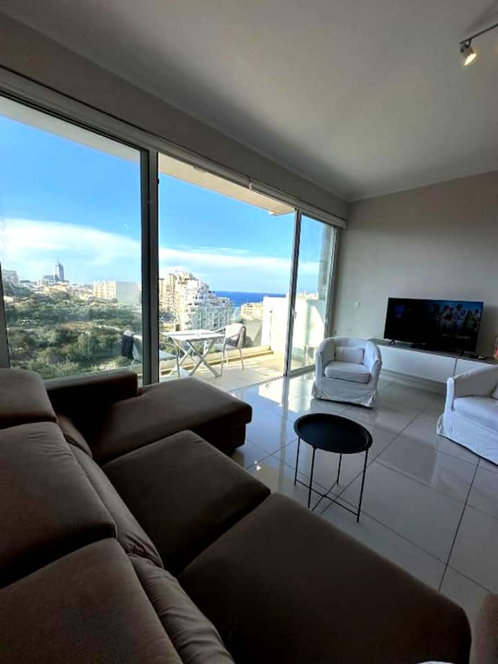 Sea View House | Walk To Balluta Bay, City Center - Malte