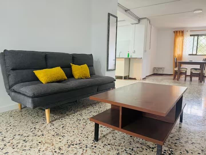 Cerca Del Ferry Y Bus · Parking Frente A Casa - Algeciras