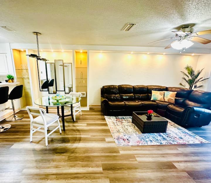 2br Condo| Near Mayo Clinic, Downtown & Jaguars St - Jacksonville