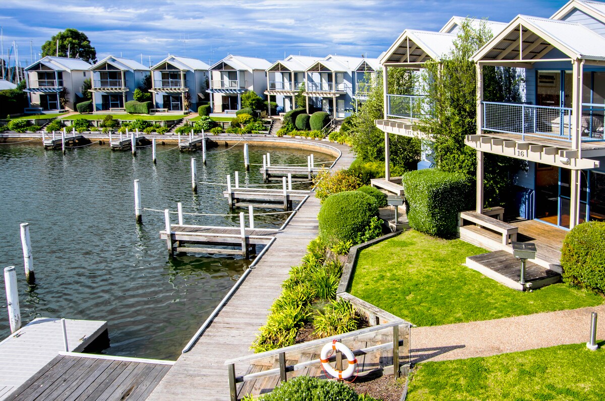 Captains Cove Waterfront Apartments - Houses for Rent in Paynesville ...