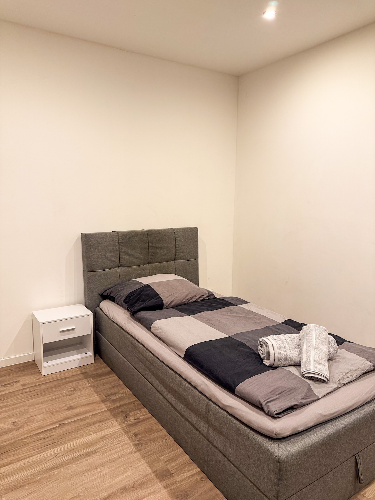 Ruhr Business Apartments Essen 8 beds parking - Apartments for Rent in ...