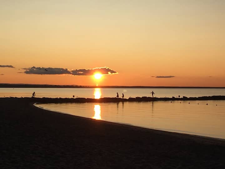 Pod Au Bord Du Lac. Mashteuiatsh Lac Saint-jean - Roberval