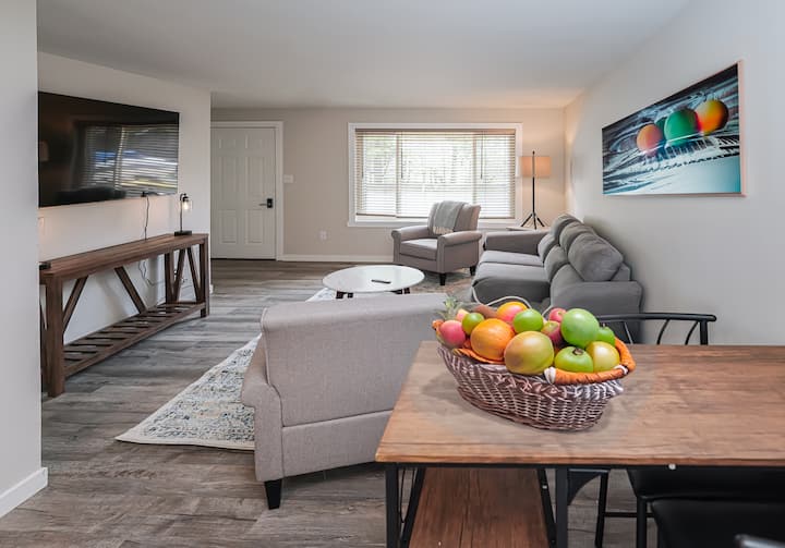 Updated 2-bedroom Suite With Tons Of Amenities! - Green Lake, WI