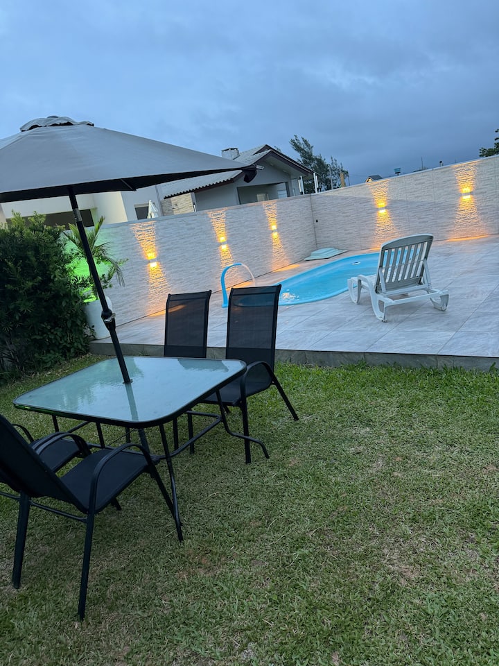 Casa A 1 Quadra Do Mar, Com Piscina - Torres