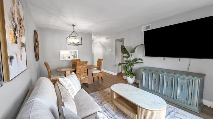 Stylish 2br/1ba G1 Apt Near Vsu, Hospital & Mall - Valdosta, GA