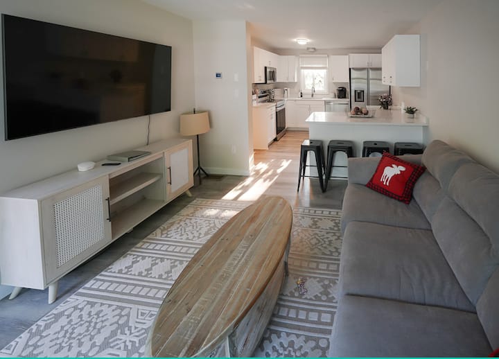 Updated 2-bedroom Suite With Tons Of Amenities! - Green Lake, WI