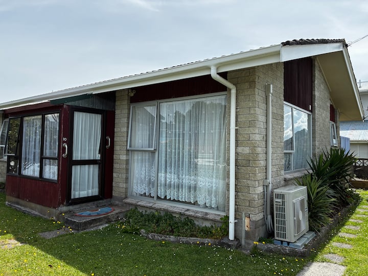 Raglan 2-bedroom 70s Home Near Town. - Raglan