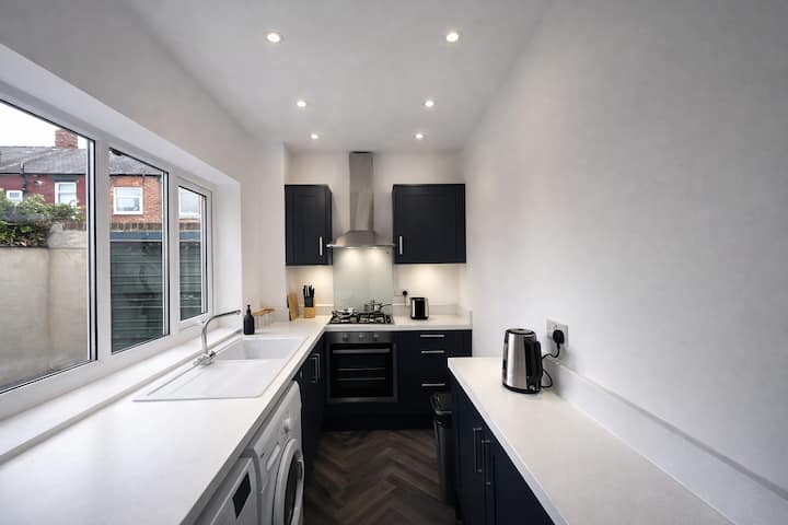 Contractors | Discounted | Sleeps 6 - Darlington