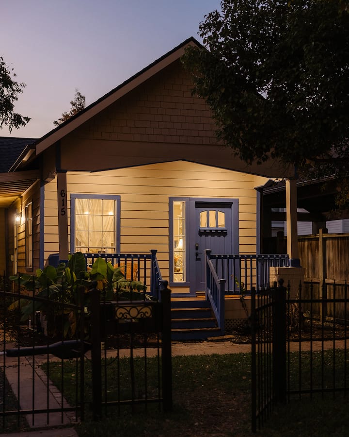 Bluebonnet Swim Bungalow - Houston