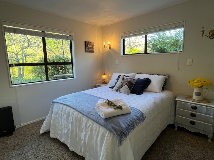 Rose Cottage B&b - Private Suite In Lovely Gardens - Clevedon