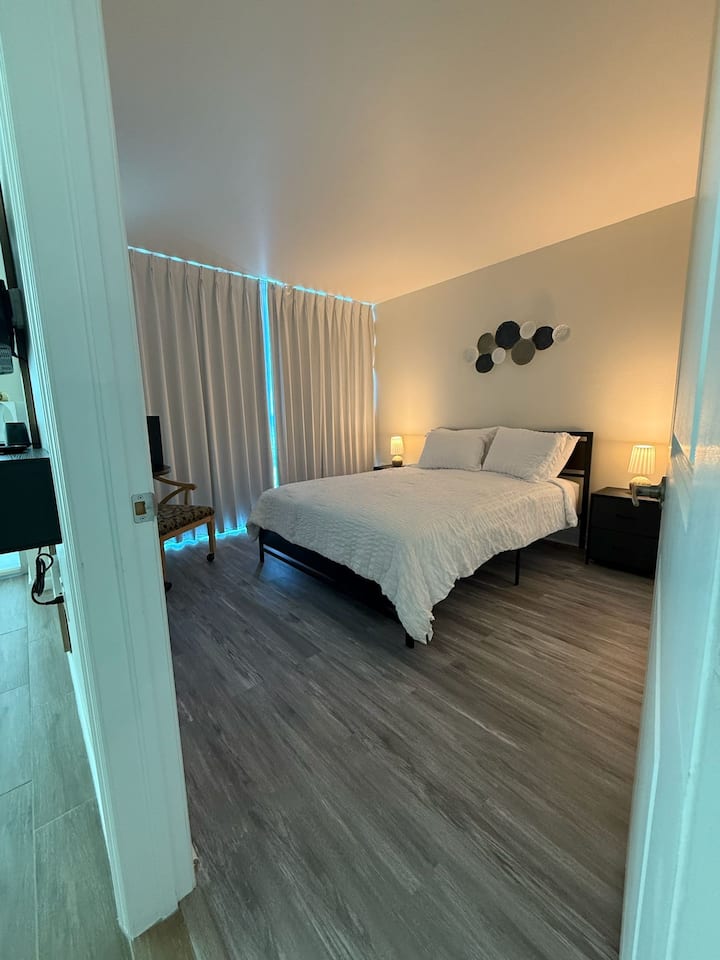 Modern High-rise Getaway • Fort Myers - Fort Myers, FL