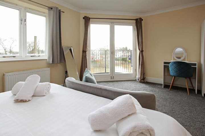 Perfect 2 Bed Apartment For Shrewsbury Town Centre - Shrewsbury