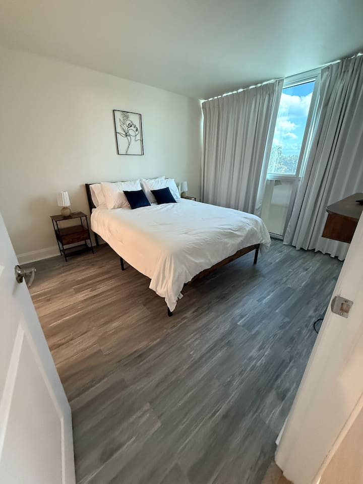 City & Sunset Views • Fort Myers - Fort Myers