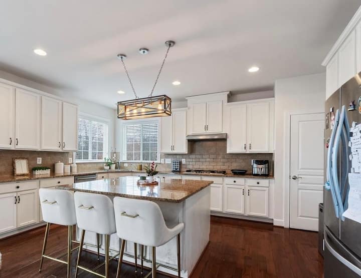 Spacious 5br Home In Alexandria 5 Beds 4.5 Baths - Alexandria, VA