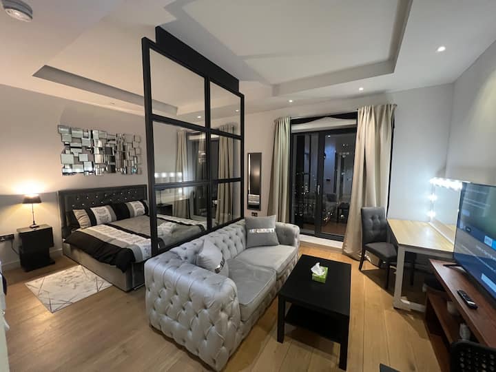 Luxury Apartment In The Exclusive The City Island - Londres