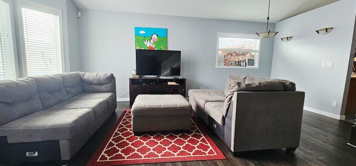 Spacious Clearview Home | Perfect For Families - Red Deer