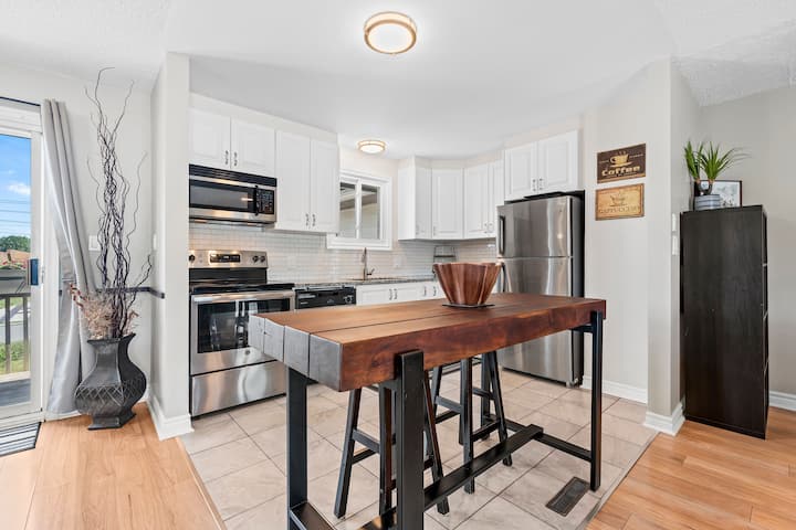 Cozy 3 Bedroom Home In Kingston - Kingston