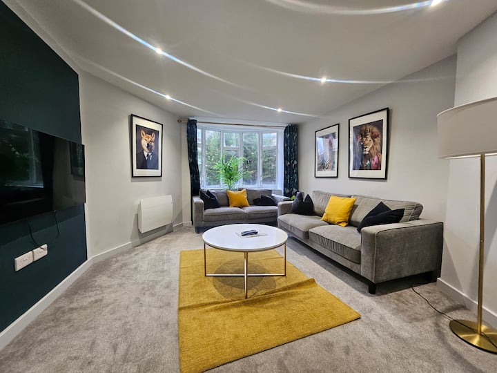 3bd Bournemouth · Sleeps 10 - Sandbanks