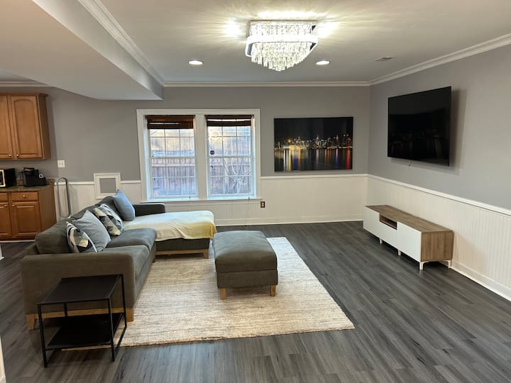 Modern, Sunlit 2-bedroom Home With Full Bath - Fairfax, VA