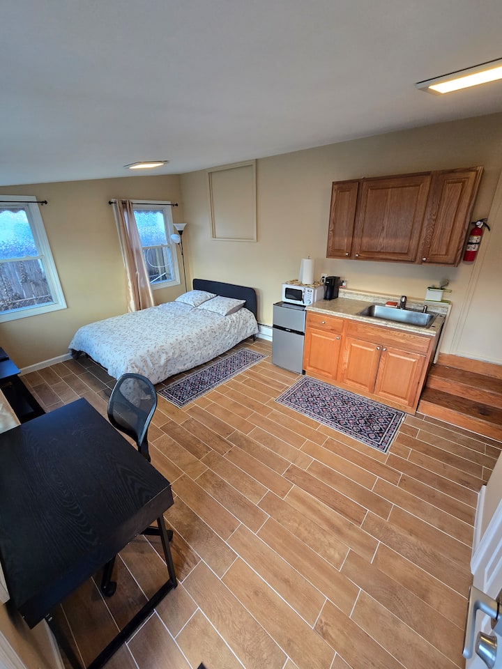 Modern Private Studio | Walk To Lirr + Parking - Sea Cliff Beach, NY