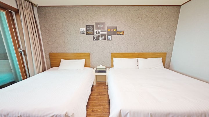 애월 하귀 해안도로 우림호텔 (2인기준 최대 3인) 오션뷰 트윈 - Corea del Sur