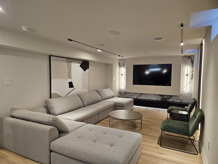 Luxurious Modern 2 Bedroom Apartment - Whitchurch-Stouffville