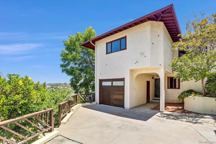 Gorgeous One Bedroom With Epic Views! - La Mesa