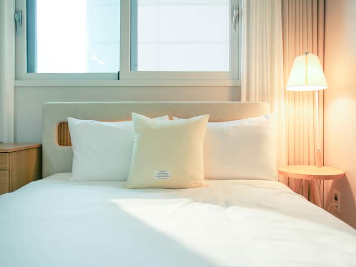 2br/2 Queen Beds/3-min To Subway/quiet Local Stay - Seoul