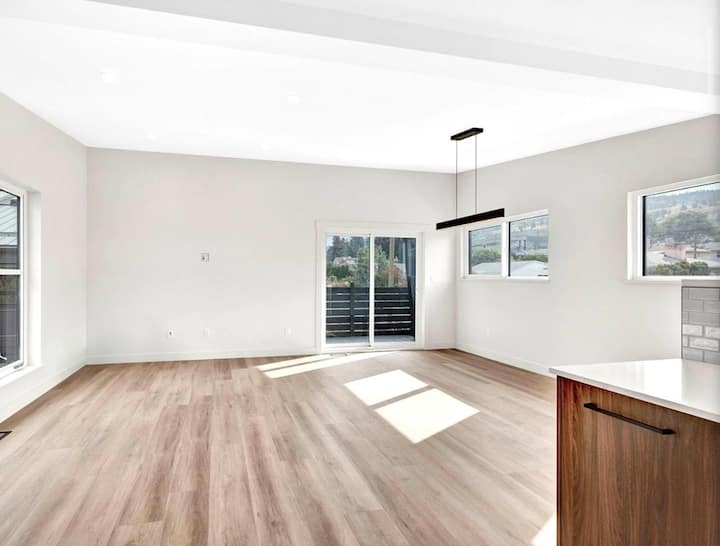 Downtown Central Home - Kamloops