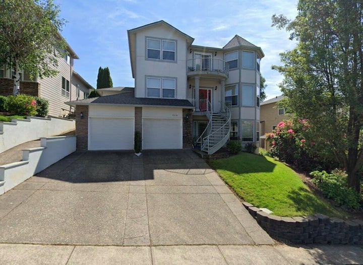 Luxury Creekside Estate Extended Stay In S. Salem - Salem, OR