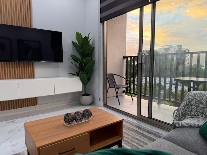 Luxe At 22: Experience Modern Luxury And Comfort - Jamaica