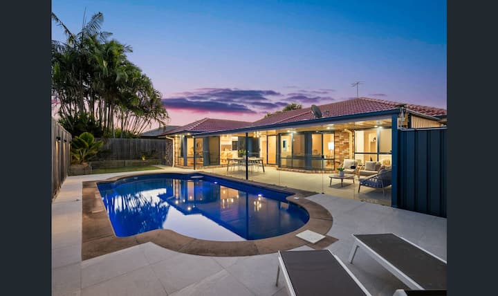 Family Retreat | Pool, Playroom & Bayside Stay - Coochiemudlo Island