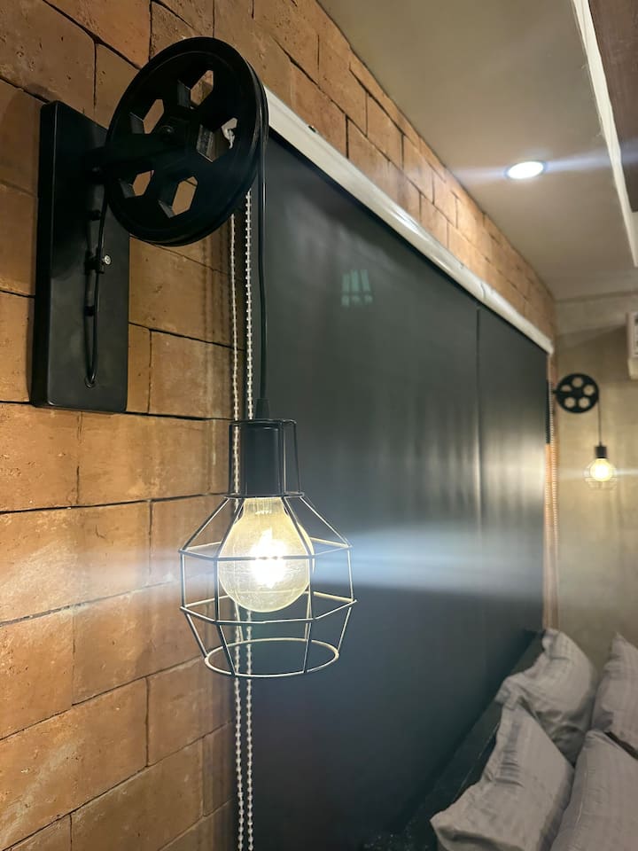 Rustic Studio Room - Harmony Homes - Oton