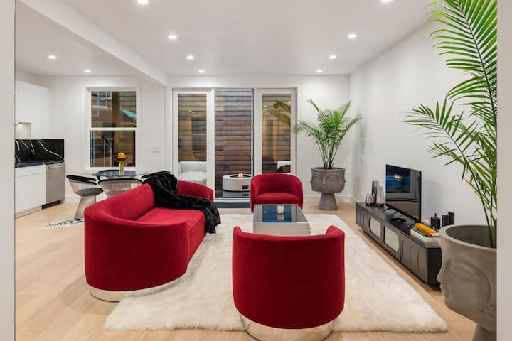 Luxury Full-floor Victorian Residence With Patio - San Francisco, CA