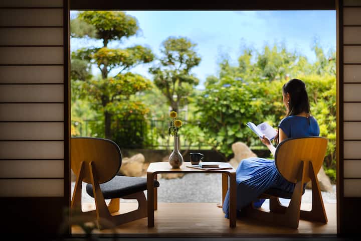 お寺が営む一棟貸切宿
宿坊 南アルプス法源寺/無料駐車場/長期滞在/和室3室・洋室1室120㎡ - 南アルプス市