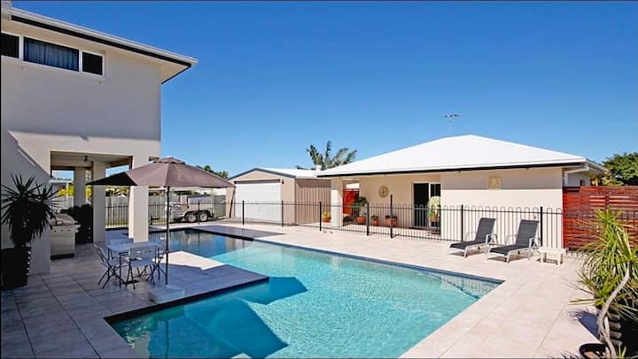 Pj's Poolhouse. A Relaxing Retreat By The Pool. - Moreton Island