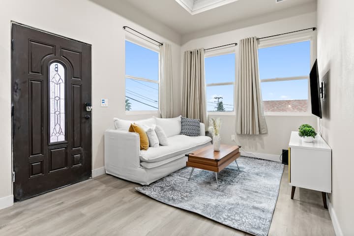 New 2b1b Home + Large Patio+hvac - Castro Valley, CA