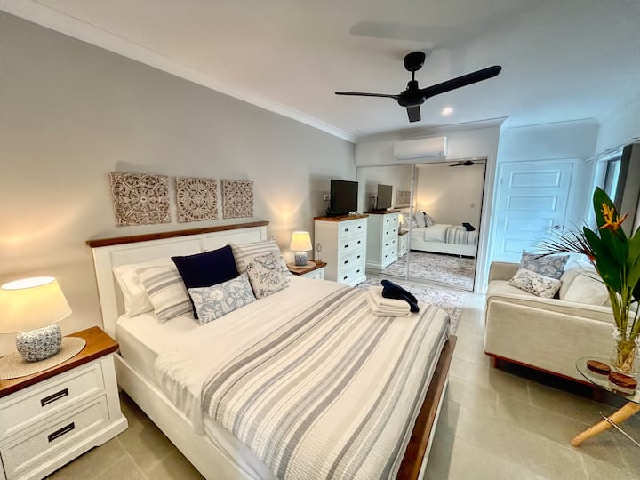 Luxury Suite 1 - 300m To Beach, Shops, Restaurants - Palm Cove