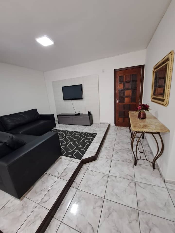 Bem Localizado E Confortável - Balneário Camboriú