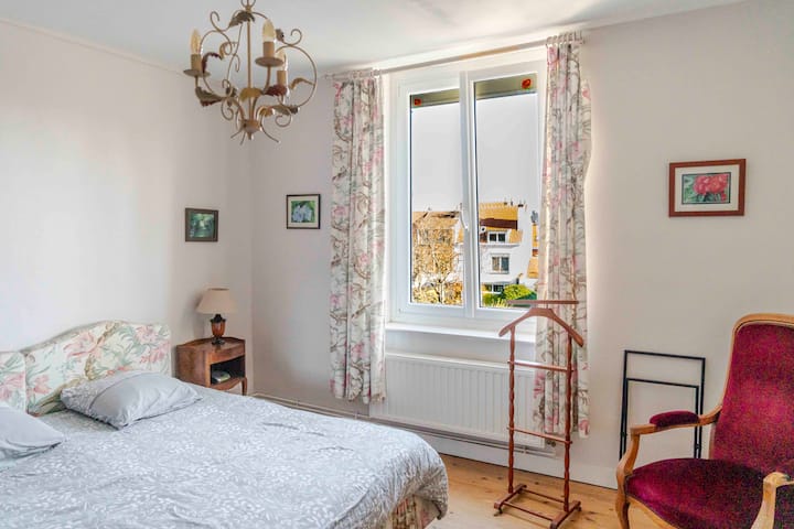 Chambre – Salle De Bain Privée Dans Le Couloir - Dunkerque