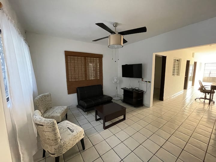 Casa Entera Grande A 7 Min De La Udec (Facturo) - Colima