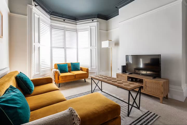 4br Contractor Stay | Parking, Wi-fi, Spacious - Sunderland