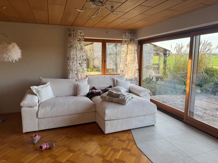 Tolle Wohnung Mit Parkettboden, Kachelofen - Ehingen