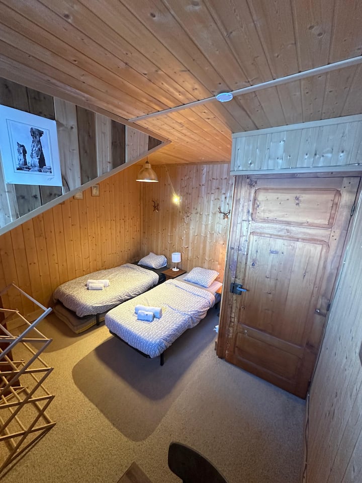 Private Twin Room In Historic Alpine Chalet. - Peisey-Nancroix