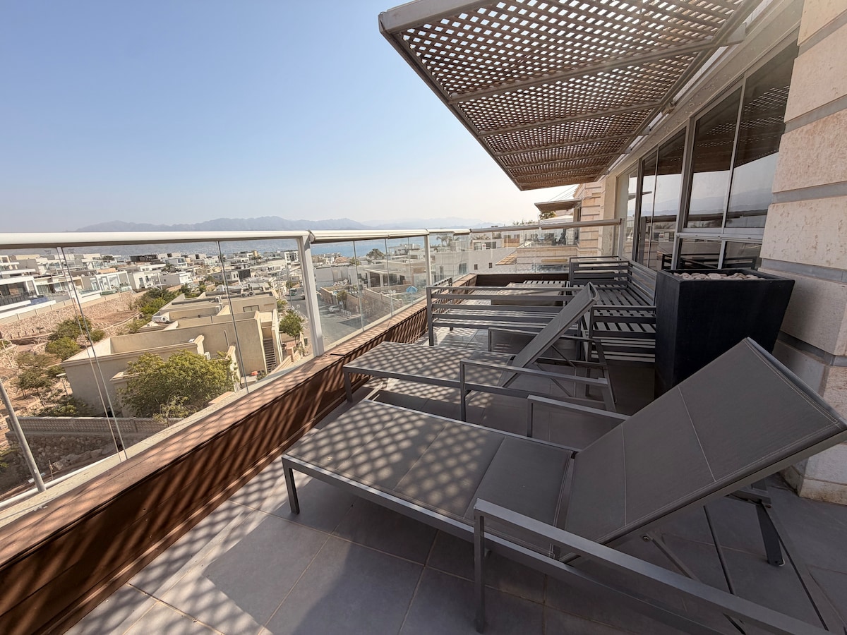 Paris Penthouse by the Sea with a Private Pool - Houses for Rent in ...