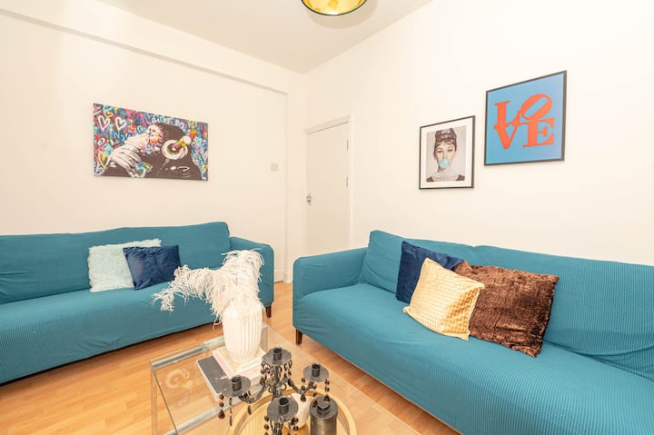 Large 4br London House Near Train & Excel - Dagenham