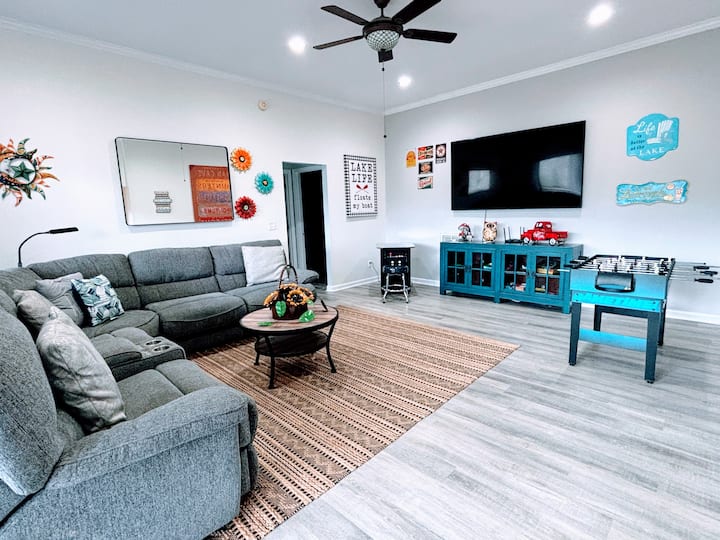 Lazy Lake Dayz - In Rumbling Bald - Lake Lure - Lake Lure, NC