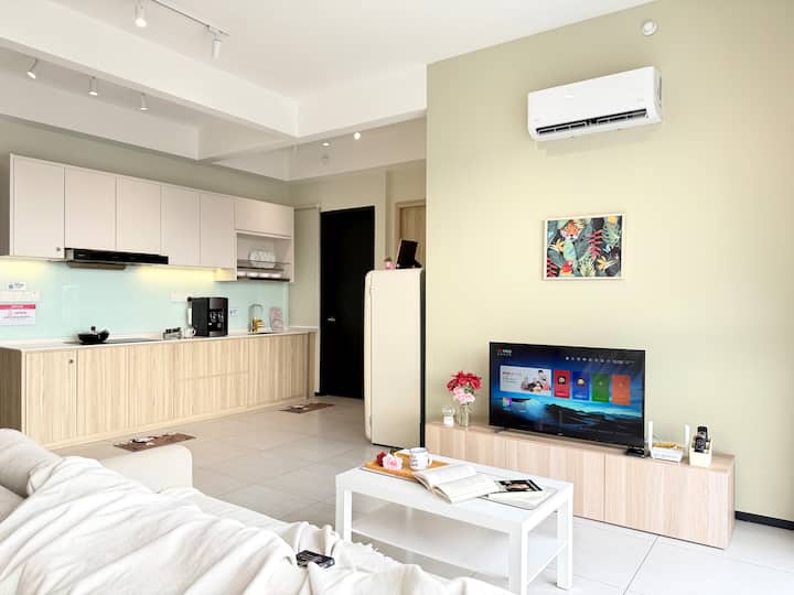 Urban Suites Seaview 8~10pax 3r2b Cozy Sofa Tv Box - Pulau Pinang